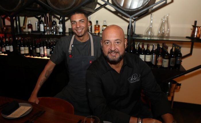 Primer Aniversario La Central by Mario Pagán - Placeres