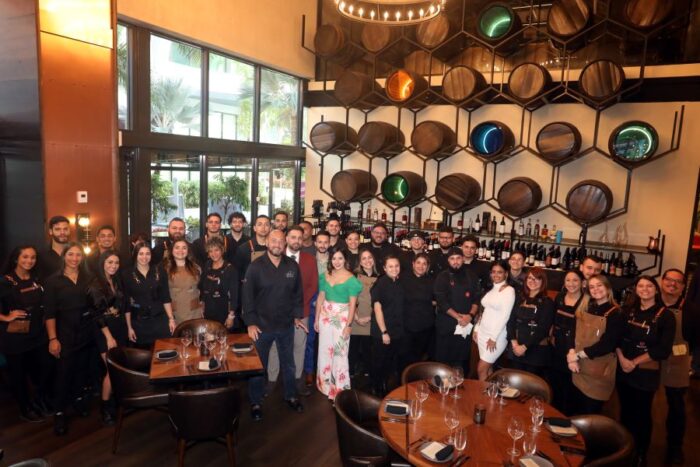 Primer Aniversario La Central by Mario Pagán - Placeres