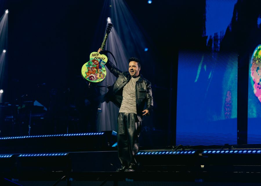 Espectacular Concierto "25 Años" de Luis Fonsi - Placeres